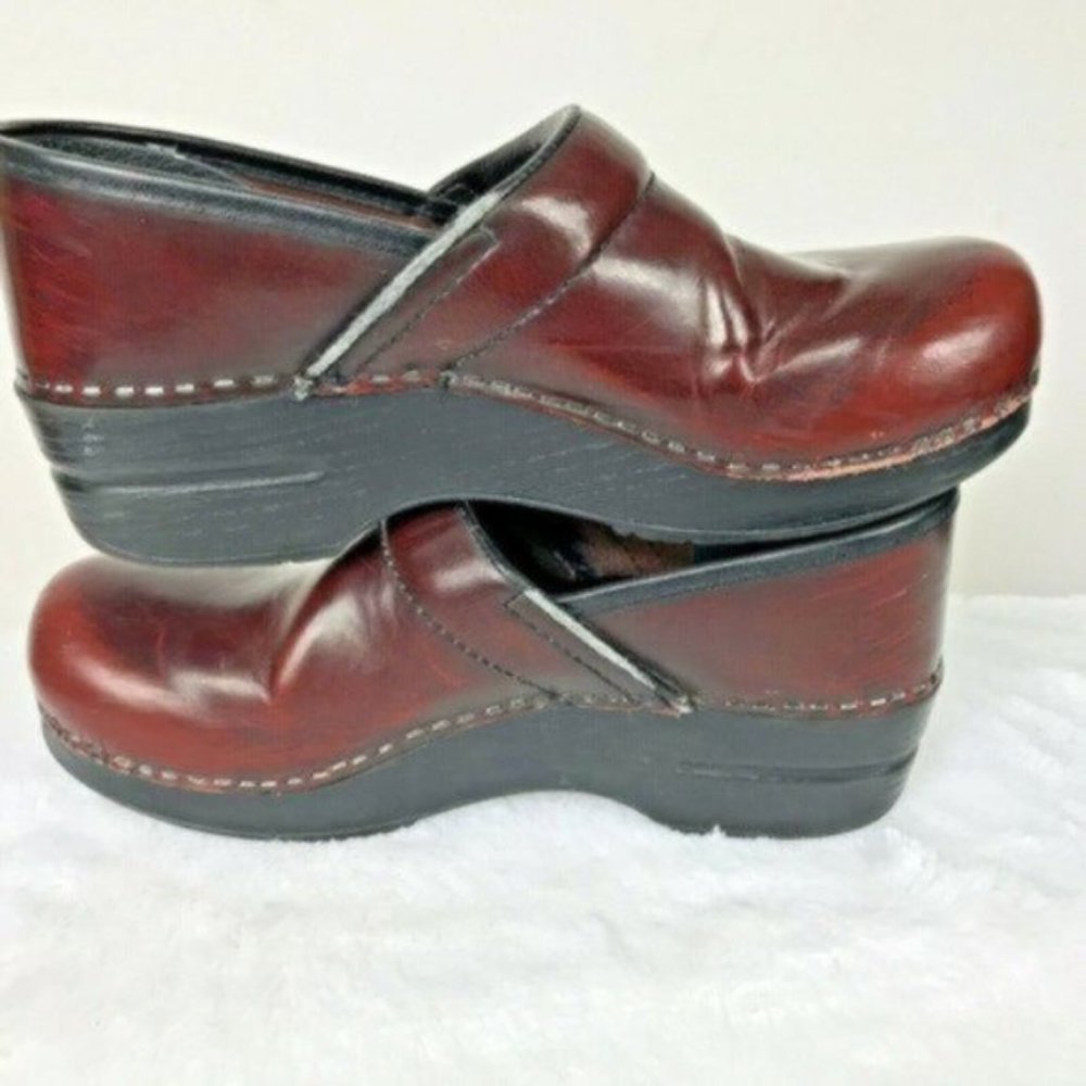 Dansko Professional Clog Burgundy Leather Narrow - Gem